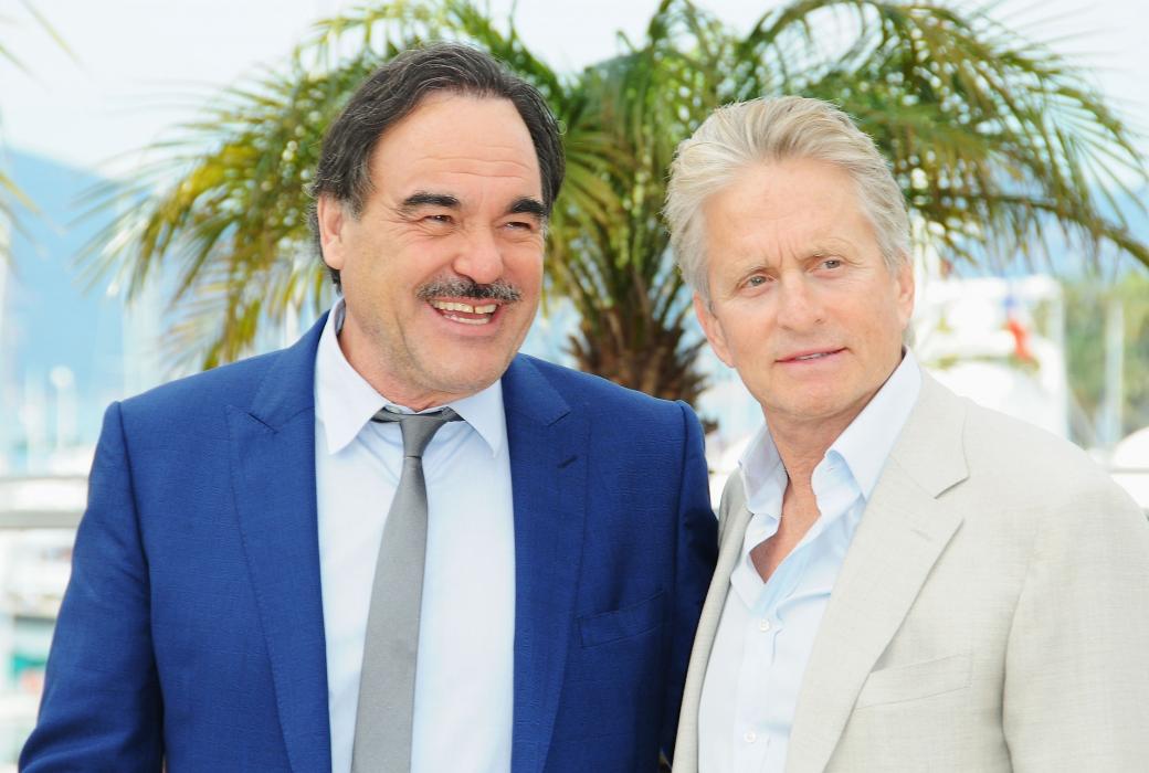 Michael Douglas revine din „semi-retragere” pentru unul...